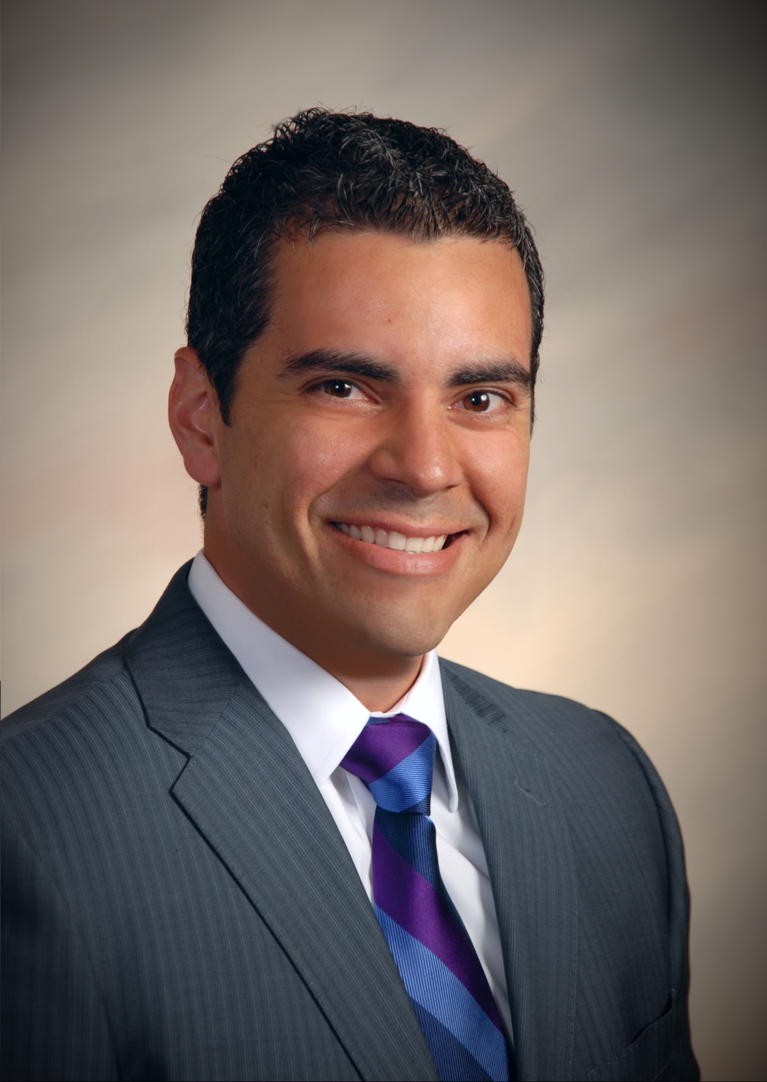 Juan Ciscomani carries governor’s message throughout southern Arizona ...